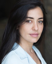 Stéphanie Dussine | Comédienne | Cyrille Joubert Talents